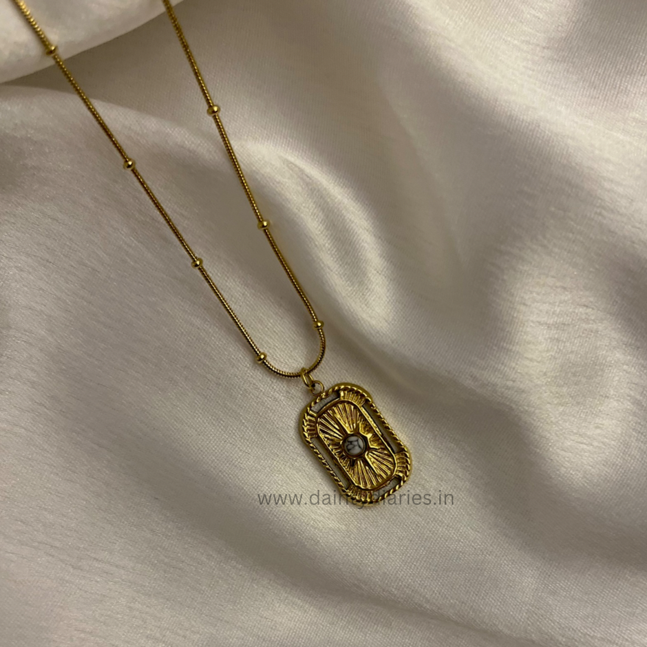 Neck Pieces – Dainty Diaries